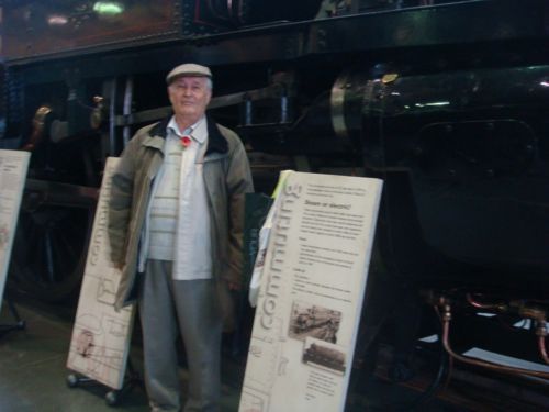 Chess player 17jk39 (JOHN from United Kingdom) - GameKnot